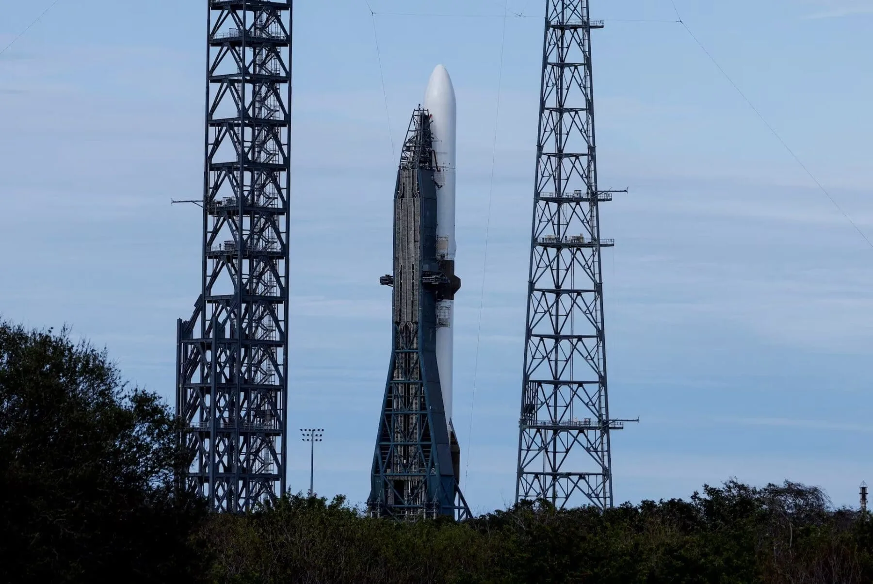 Blue Origin cancela el lanzamiento del cohete New Glenn durante la cuenta regresiva